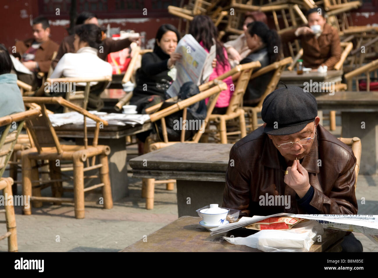 Sichuanese people hi-res stock photography and images - Alamy