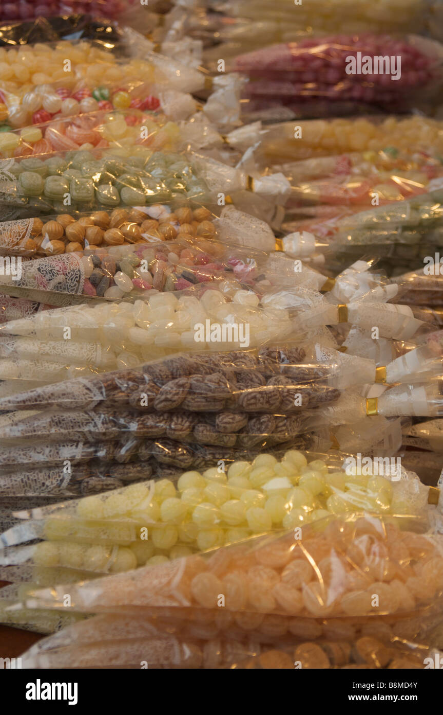 Wrapped sweets hi-res stock photography and images - Alamy