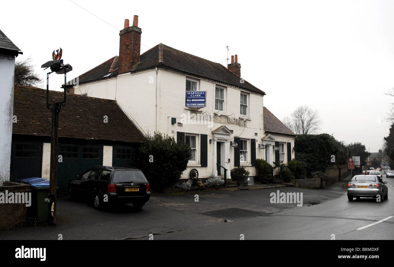 The closed down and empty Shoulder of Mutton and Cucumbers pub at ...