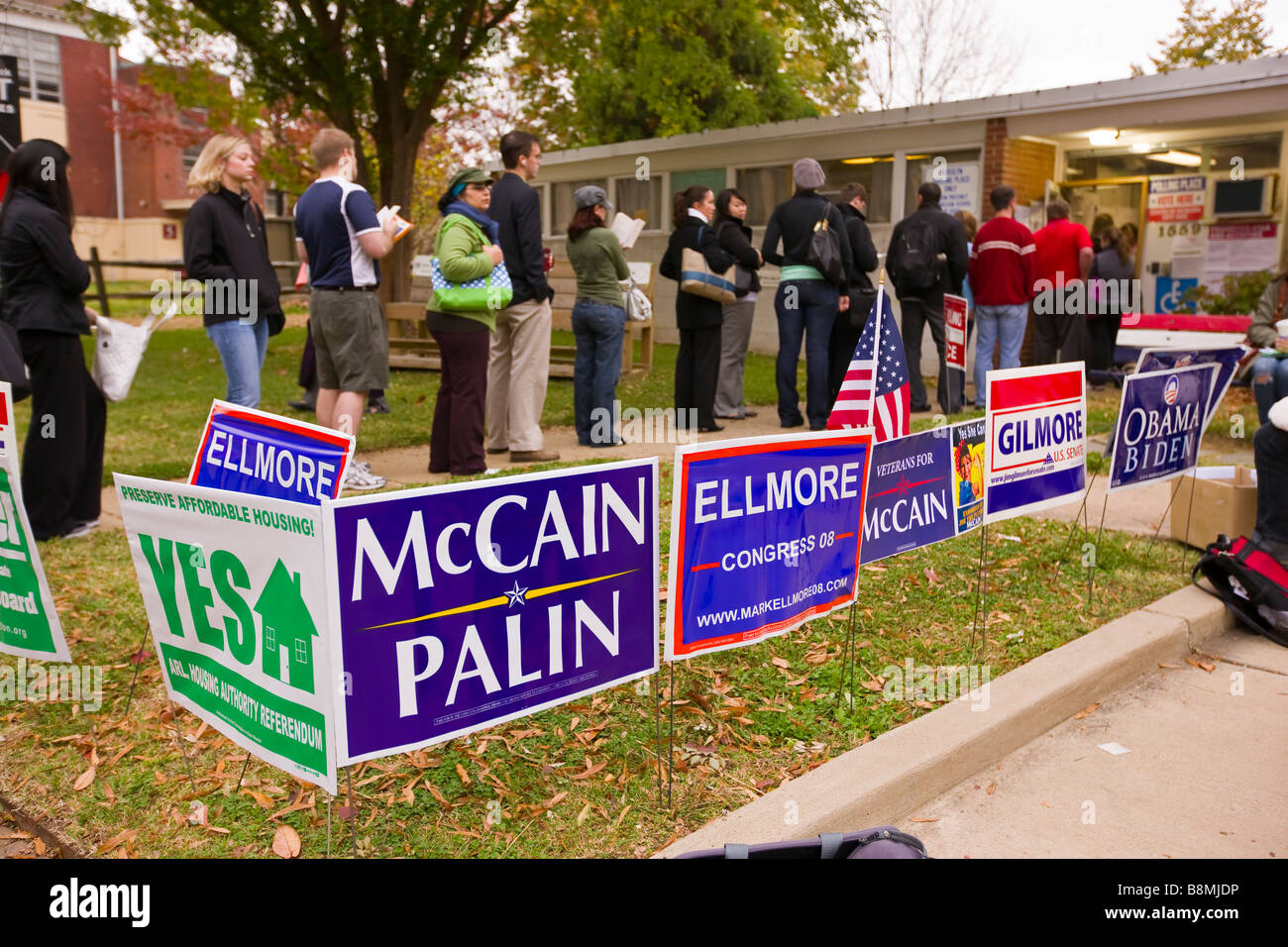 Signs of people hi-res stock photography and images - Alamy