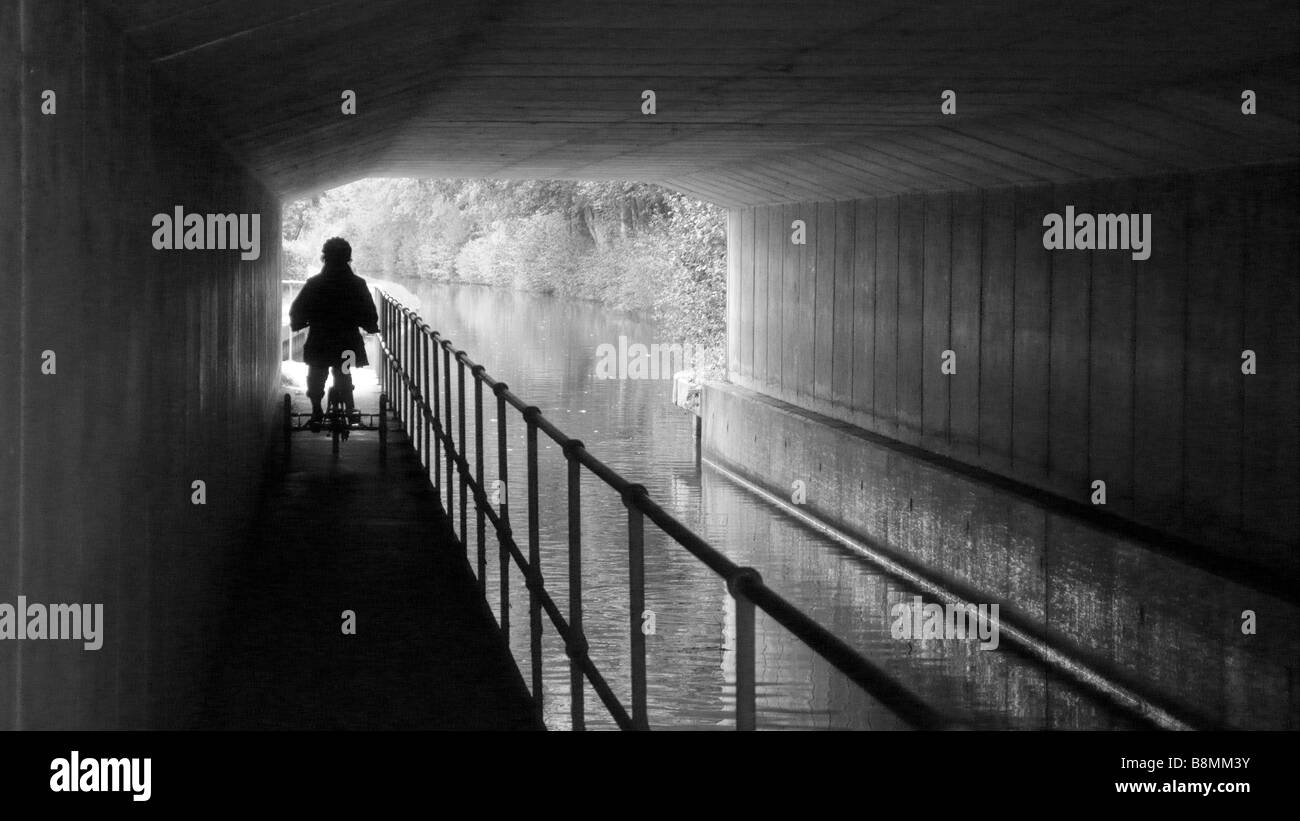 cycleway the taff trail on the monmouthshire and brecon canal brecon ...