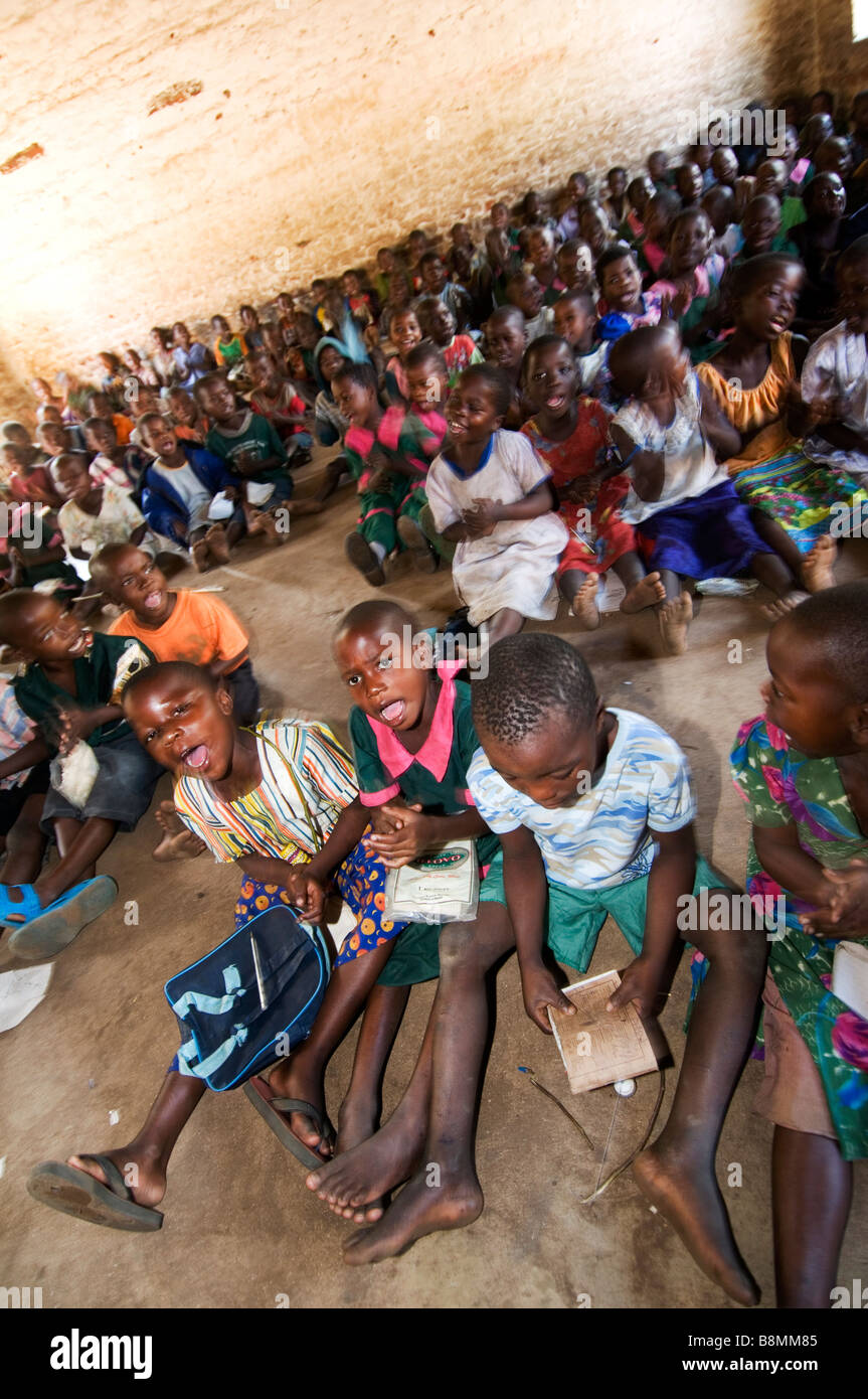 Crowded school children hi-res stock photography and images - Alamy