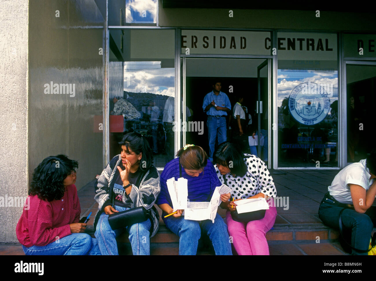 Ecuadorans, Ecuadoran students, students, on campus, campus, Central ...