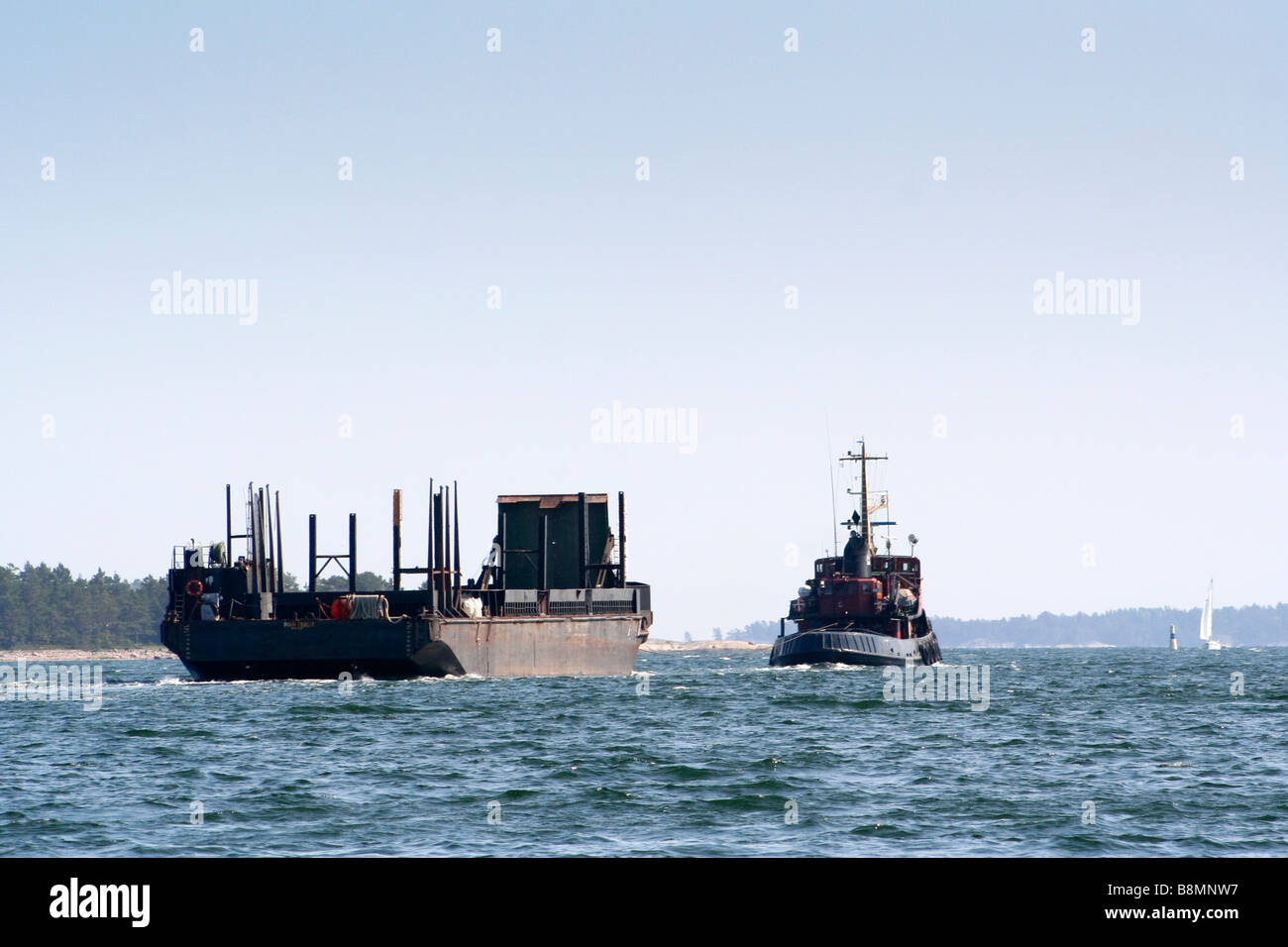 Tug tugboat tow towing barge hi-res stock photography and images - Alamy