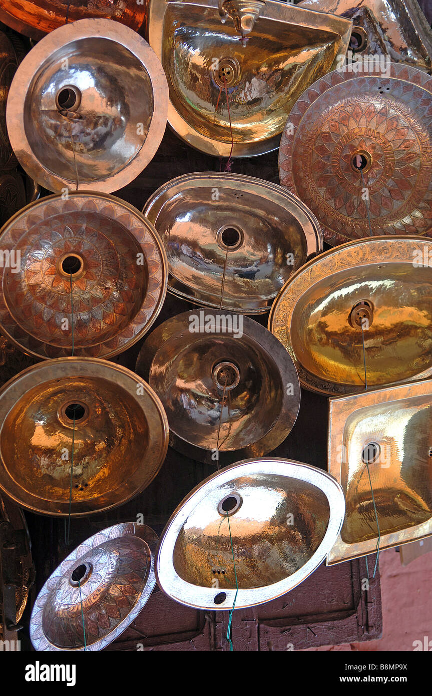 Moroccan market stall selling copper Stock Photo - Alamy