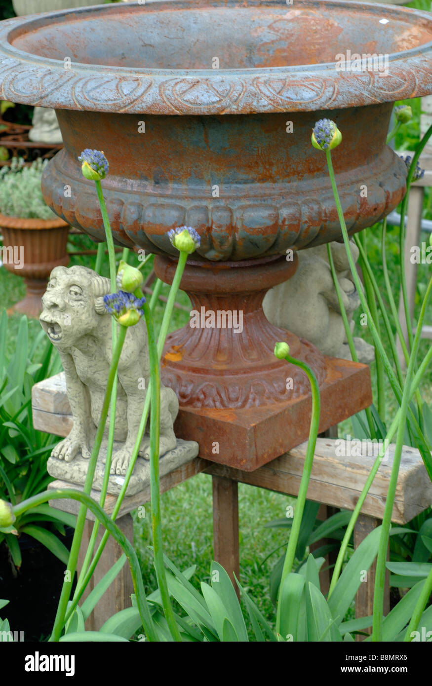 Stone staues hi-res stock photography and images - Alamy