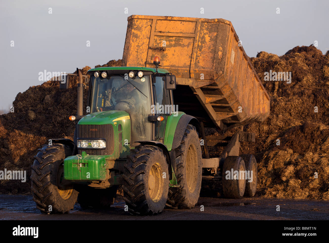 Farmyard manure hi-res stock photography and images - Alamy