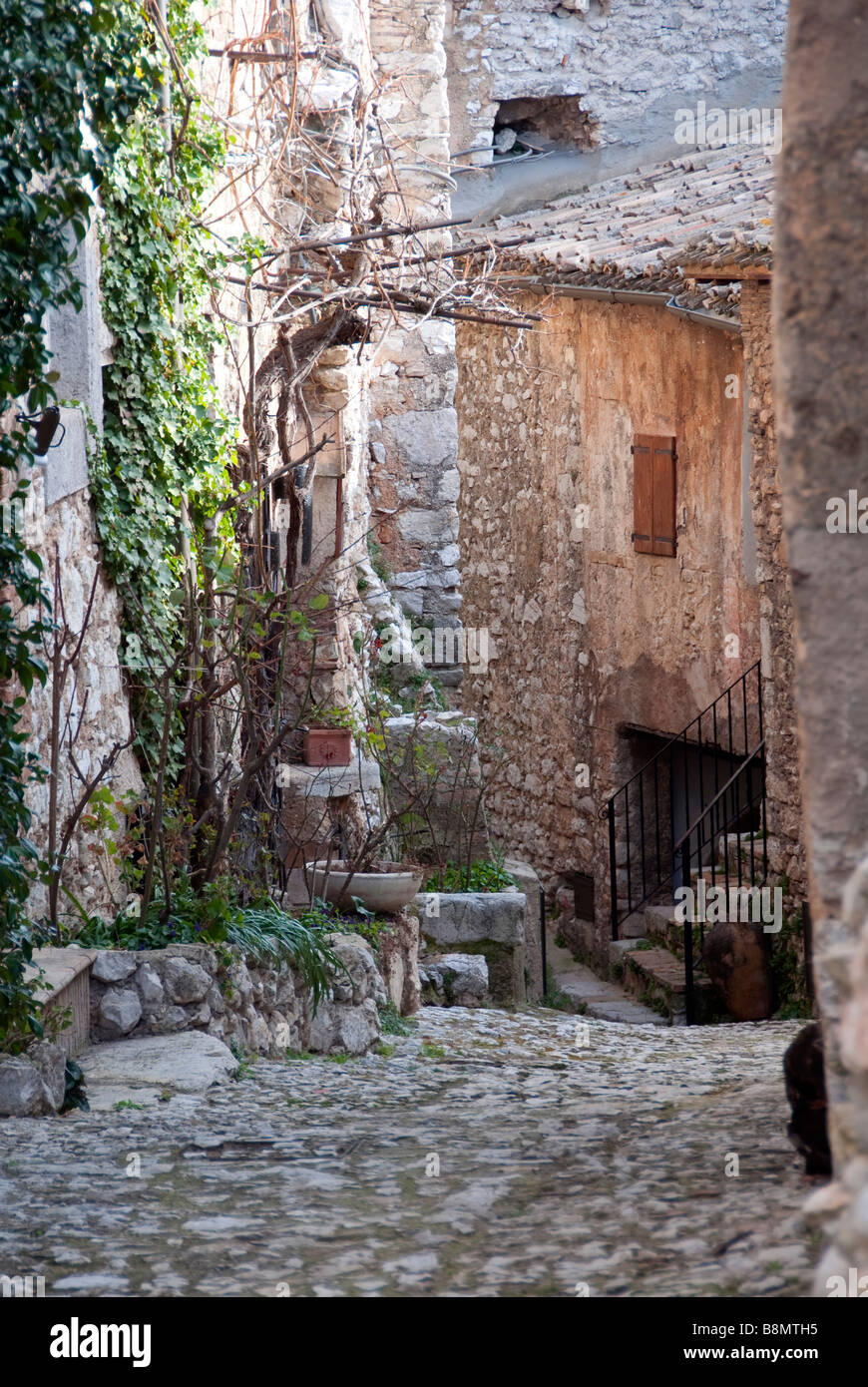 Rustic italian village hi-res stock photography and images - Alamy