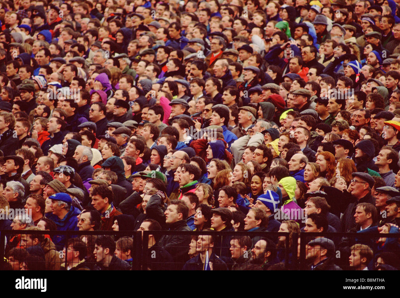 England rugby crowd supporters hi-res stock photography and images - Alamy