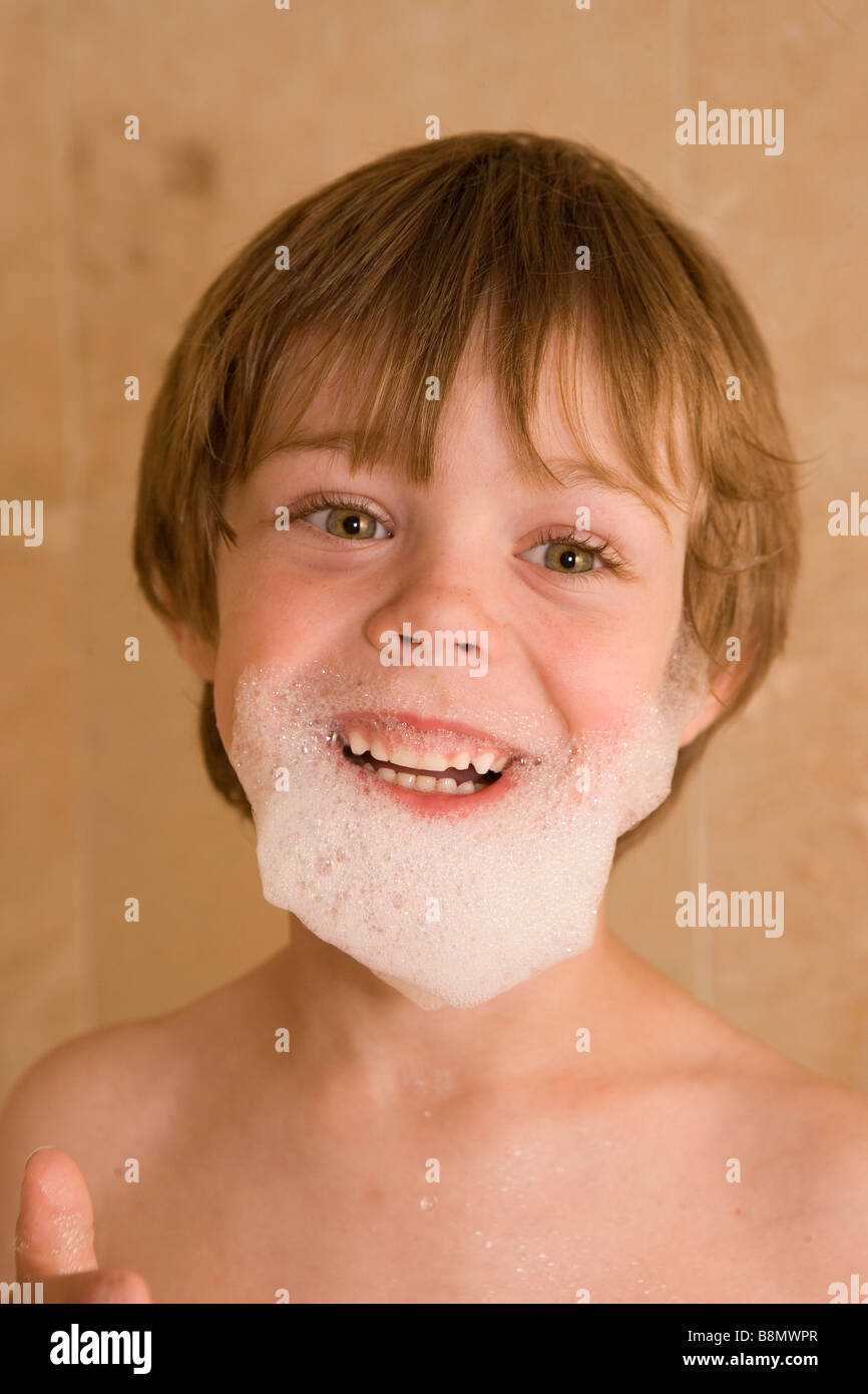 Bubble beard kid hi-res stock photography and images - Alamy