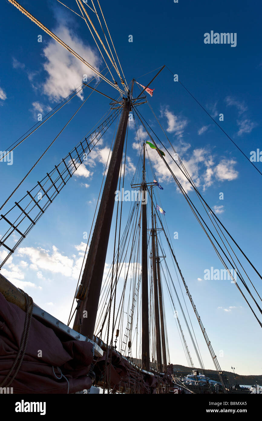 Flag on top of mast hi-res stock photography and images - Alamy