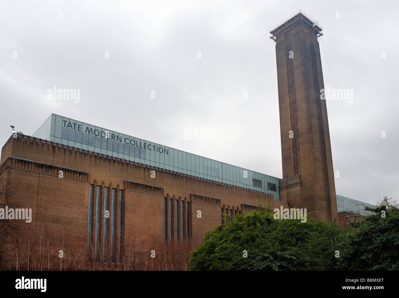 Tate modern exhibition hi-res stock photography and images - Alamy