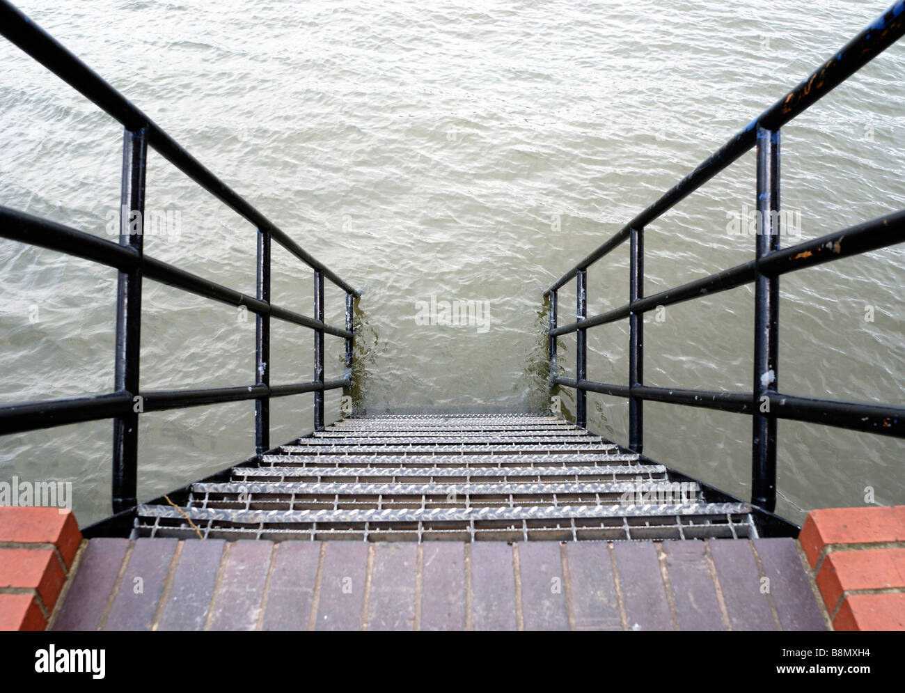 Steps Into River Stock Photos & Steps Into River Stock Images - Alamy