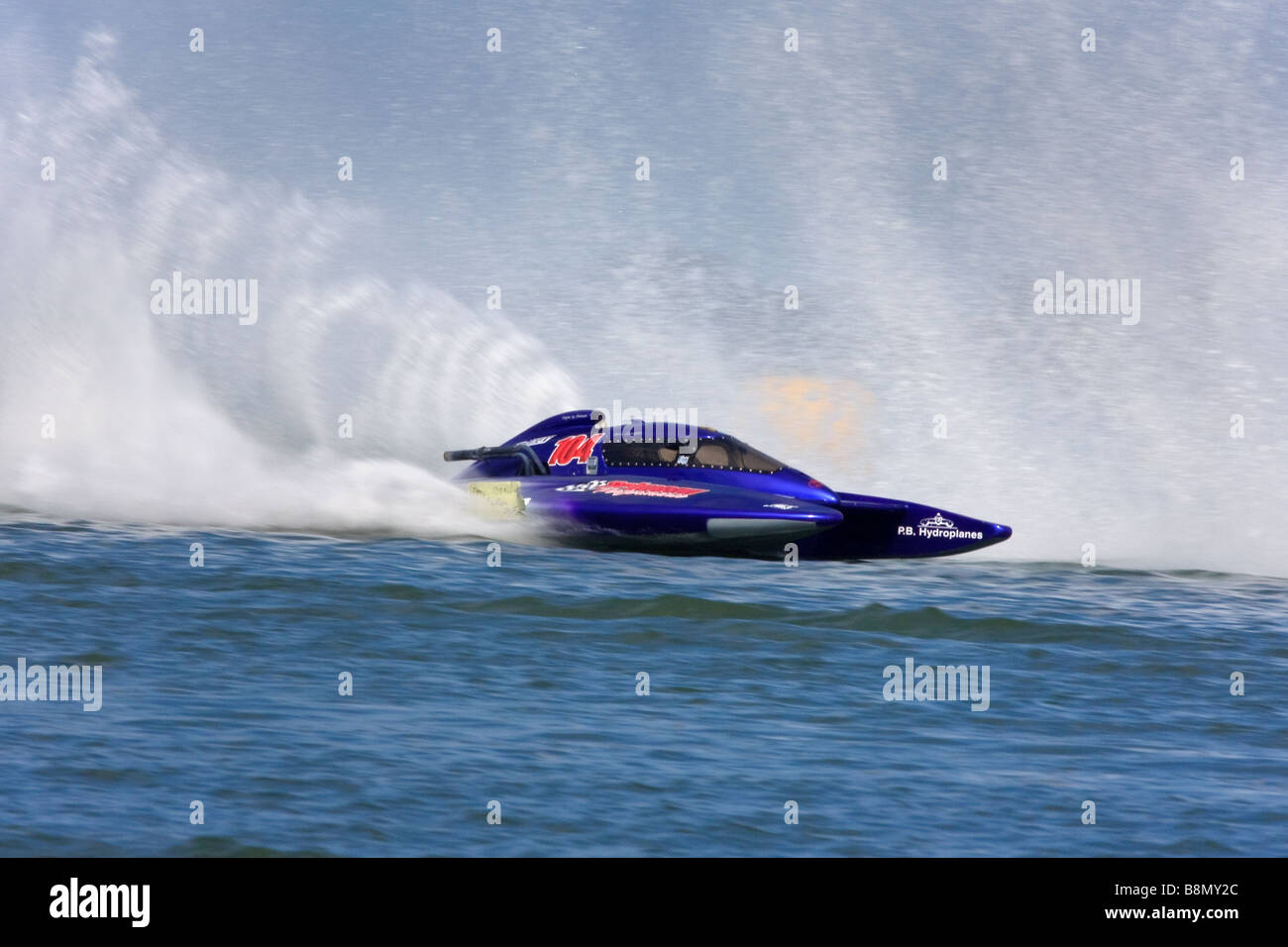 Racing Hydroplanes High Resolution Stock Photography and Images - Alamy
