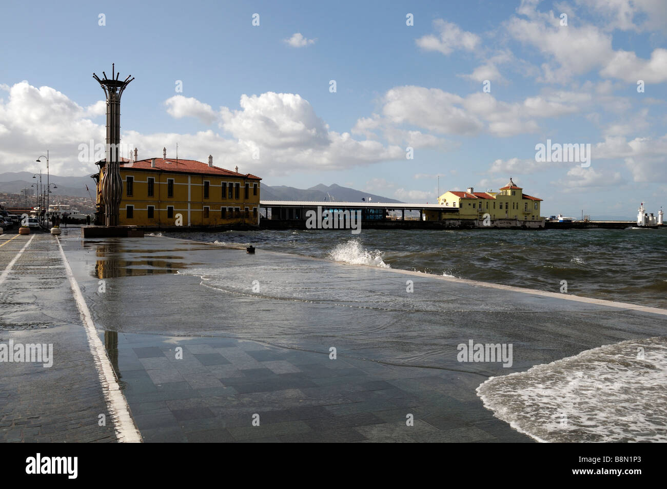 Stormy weather waves scrash crashing along the Kordon promenade ...