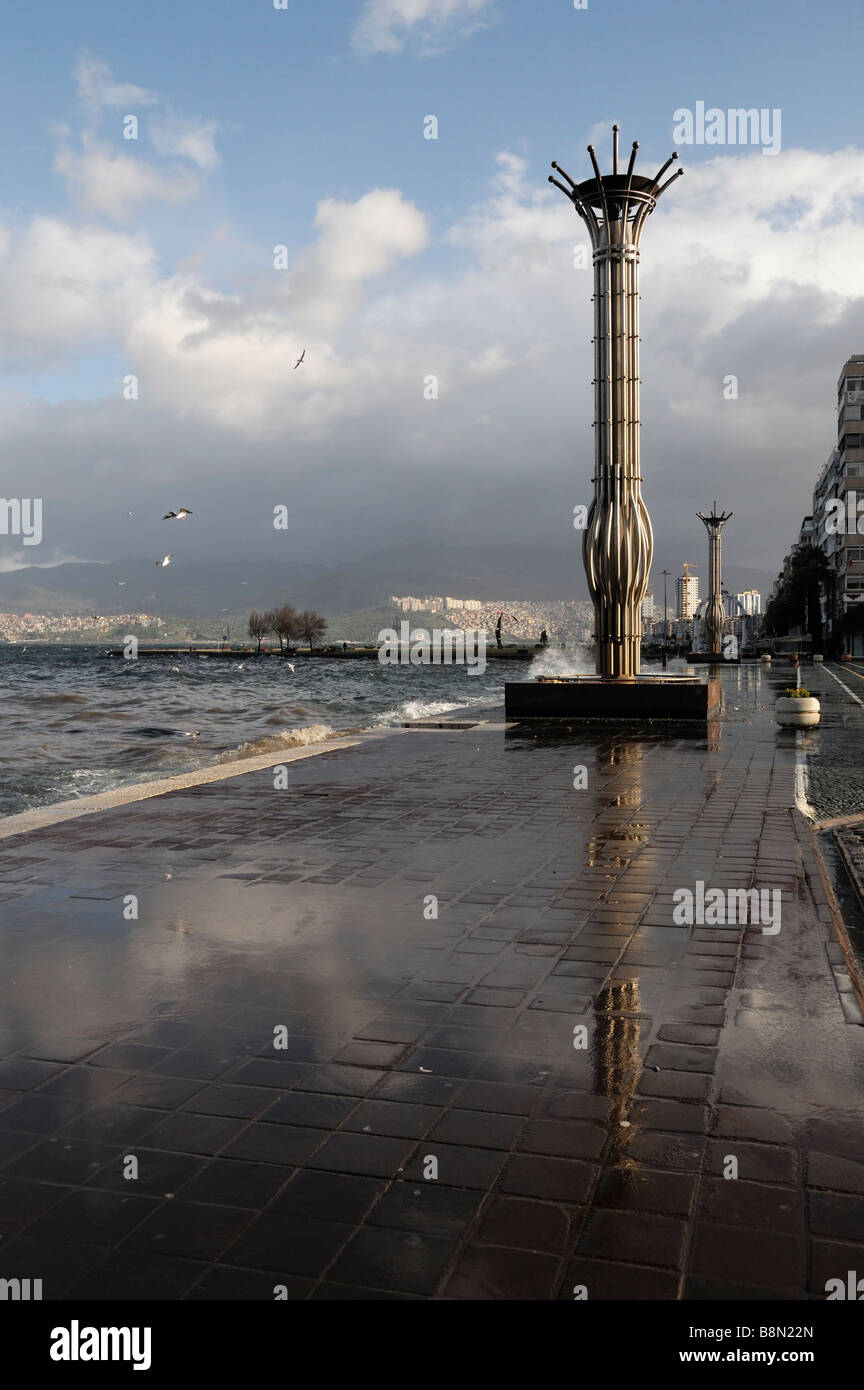 Stormy weather waves scrash crashing along the Kordon promenade ...