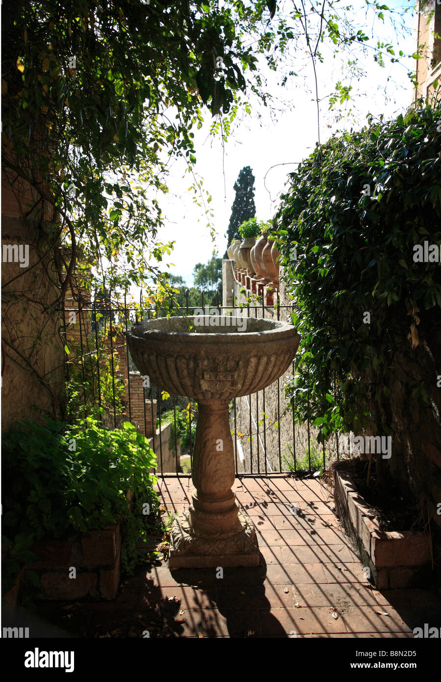Shady courtyard hi-res stock photography and images - Alamy