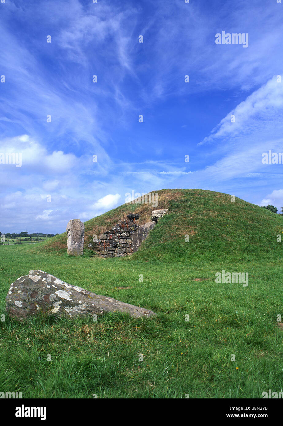 Bryn Celli Ddu Neolithic Burial Chamber Near Llanddaniel Fab Llanfair ...