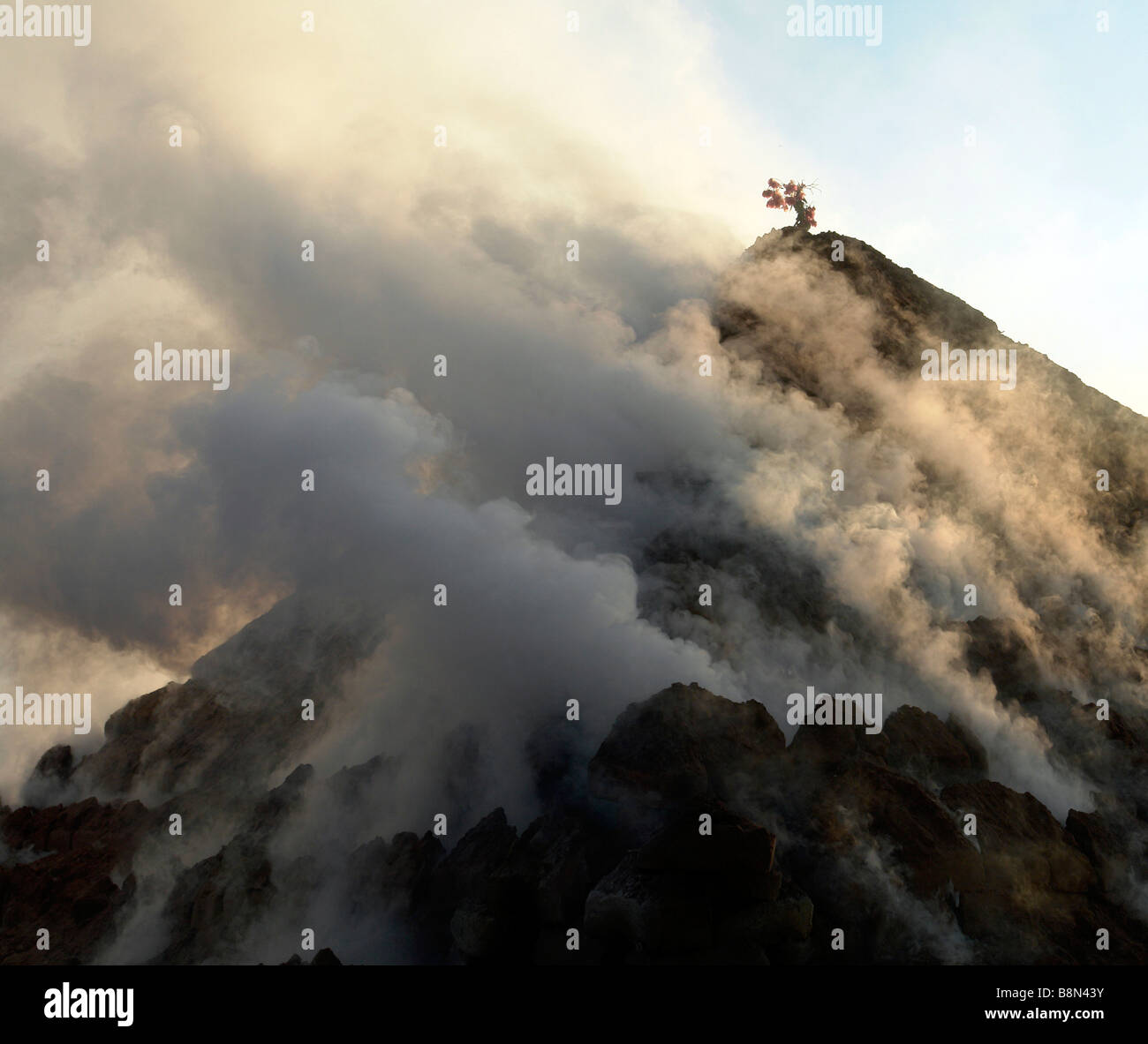 traditional traditional indian clay brick kiln smoking at dawn Stock ...