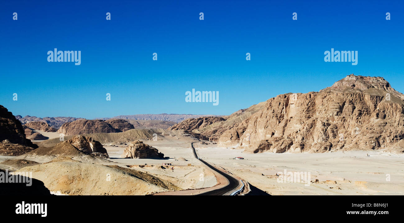 Road through the desert in Sinai, Egypt Stock Photo - Alamy