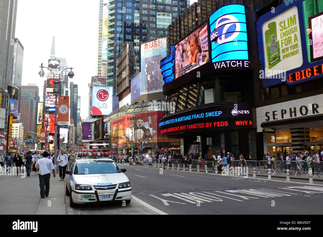 Daytime buildings hi-res stock photography and images - Alamy