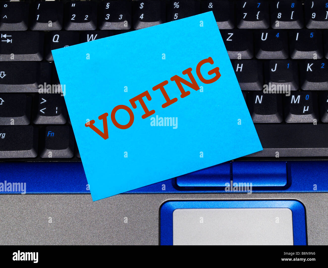 memo note on notebook, voting Stock Photo - Alamy