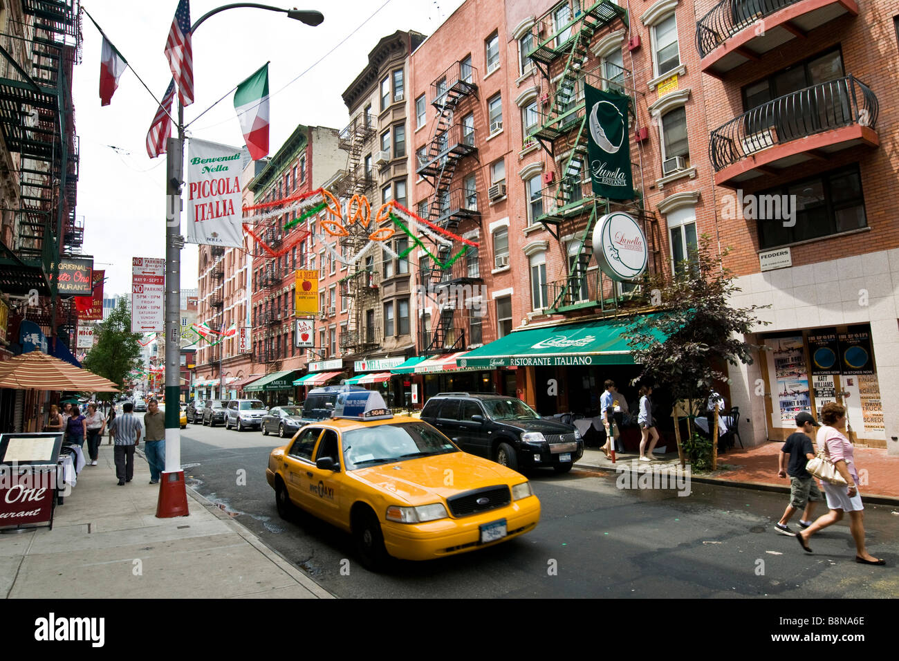 Street scene in Italian neighbourhood of Manhattan known as Little ...