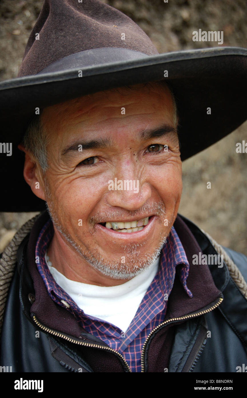 A Quechua Indian man in Peru's Cordillera Blanca Stock Photo - Alamy