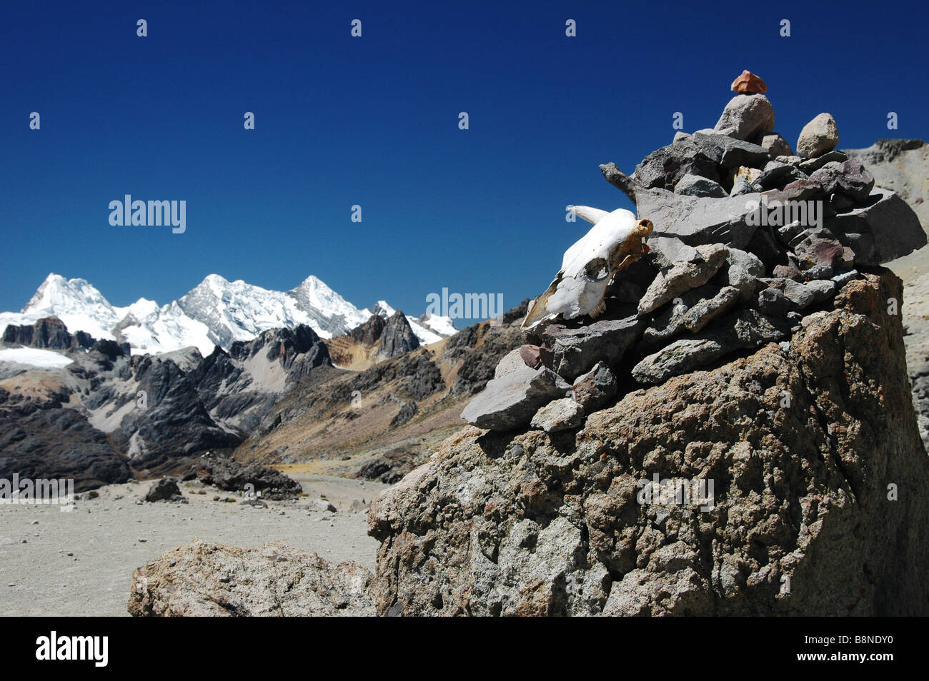 A mountain pass in the Cordillera Huayhuash, Peru Stock Photo - Alamy