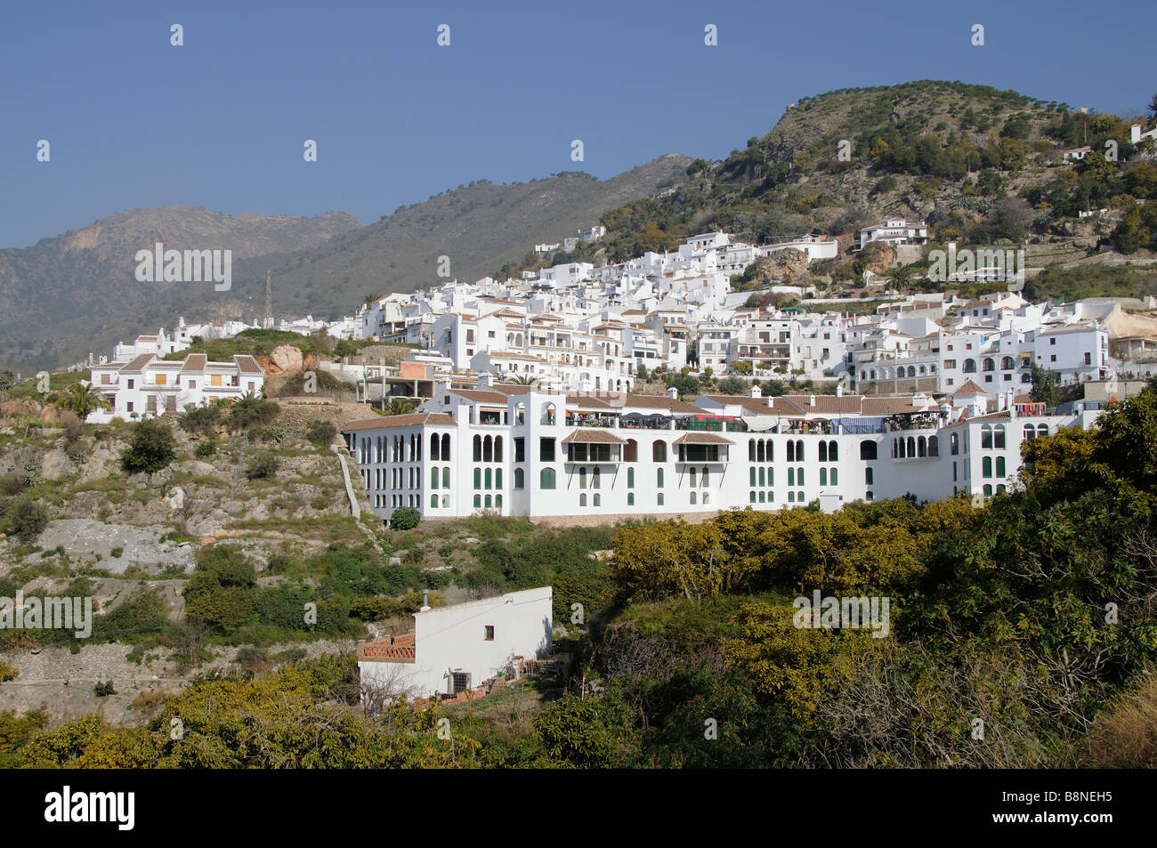 White washed buildings hi-res stock photography and images - Alamy