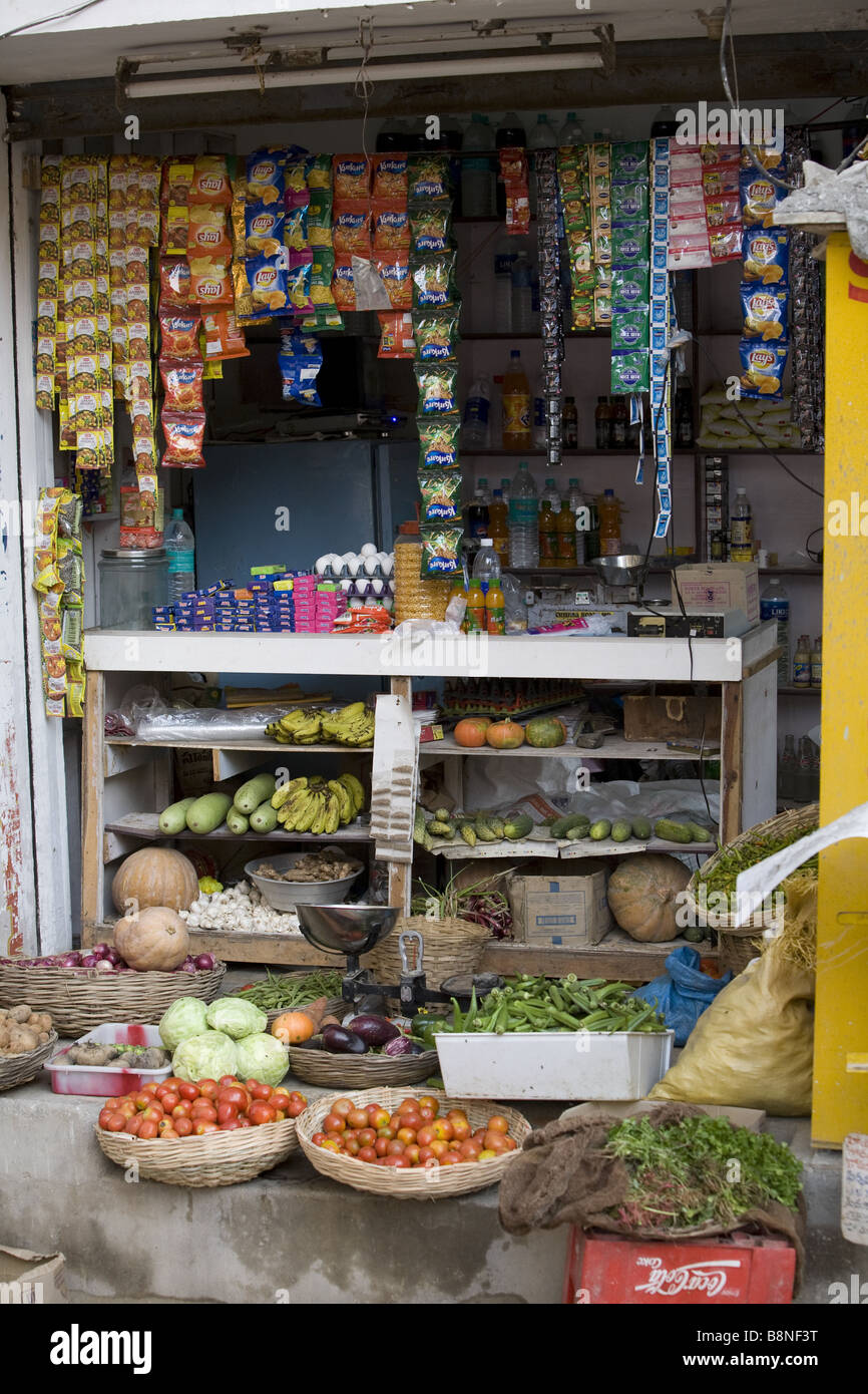 Street shop in India Stock Photo - Alamy