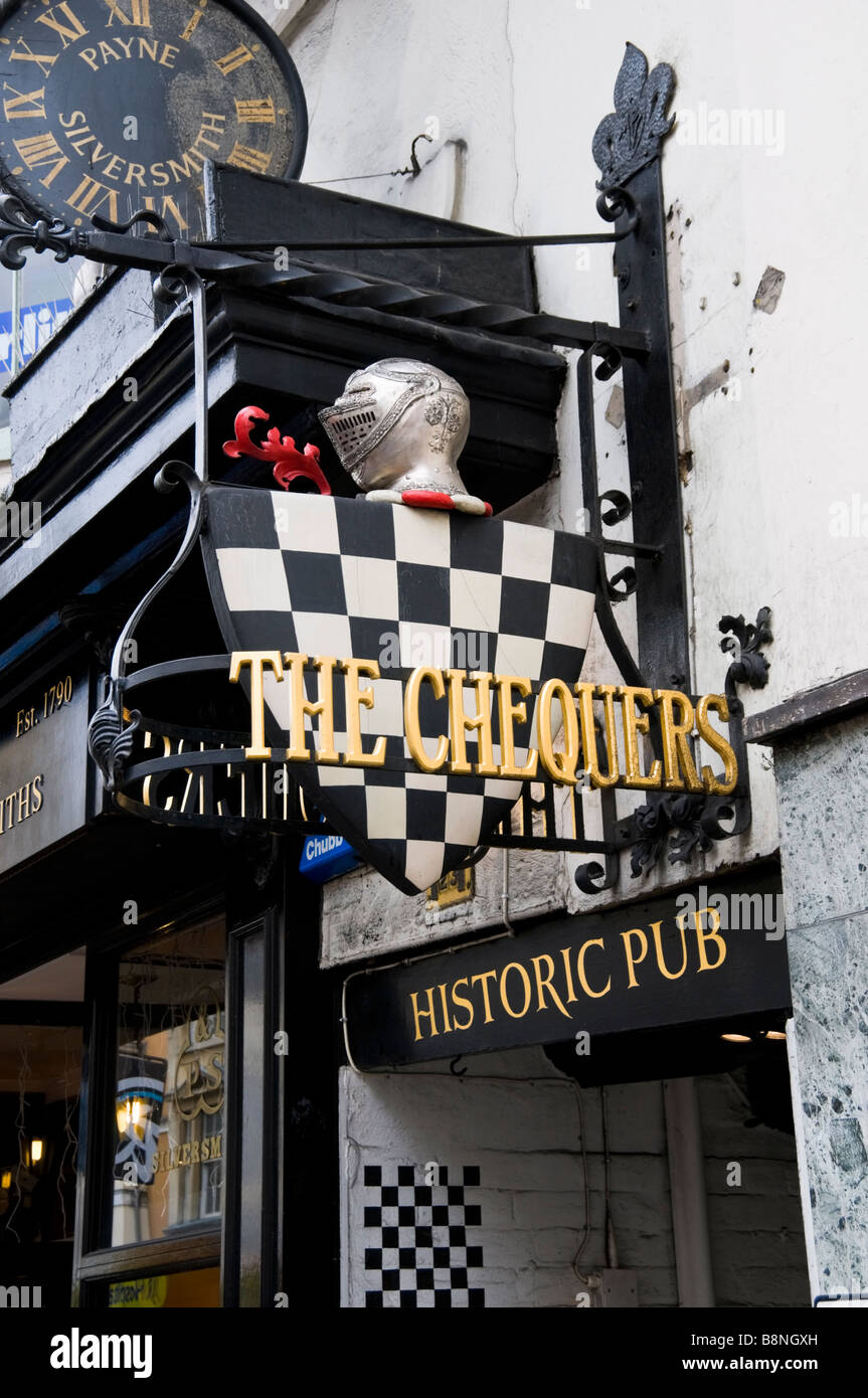 Old pub hi-res stock photography and images - Alamy