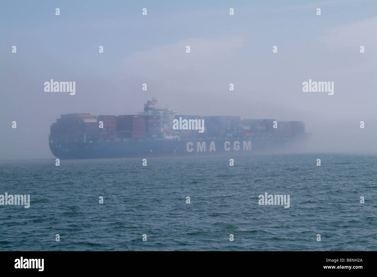 Disappearing ship hi-res stock photography and images - Alamy