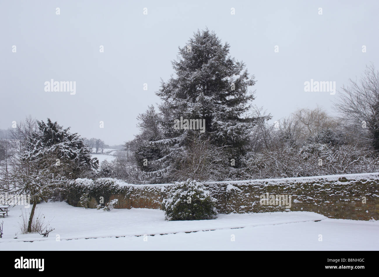 Kent snowing hi-res stock photography and images - Alamy