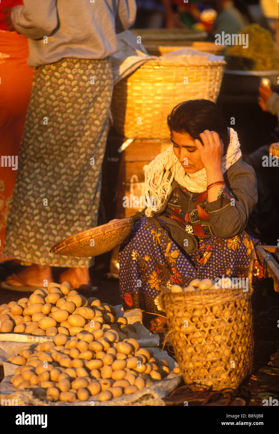 Lashio market hi-res stock photography and images - Alamy