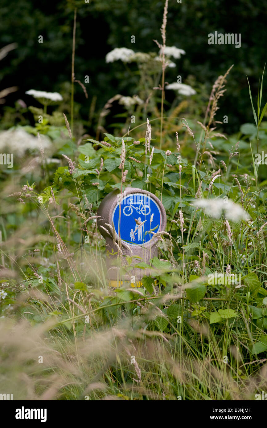 Bike footpath hi-res stock photography and images - Alamy