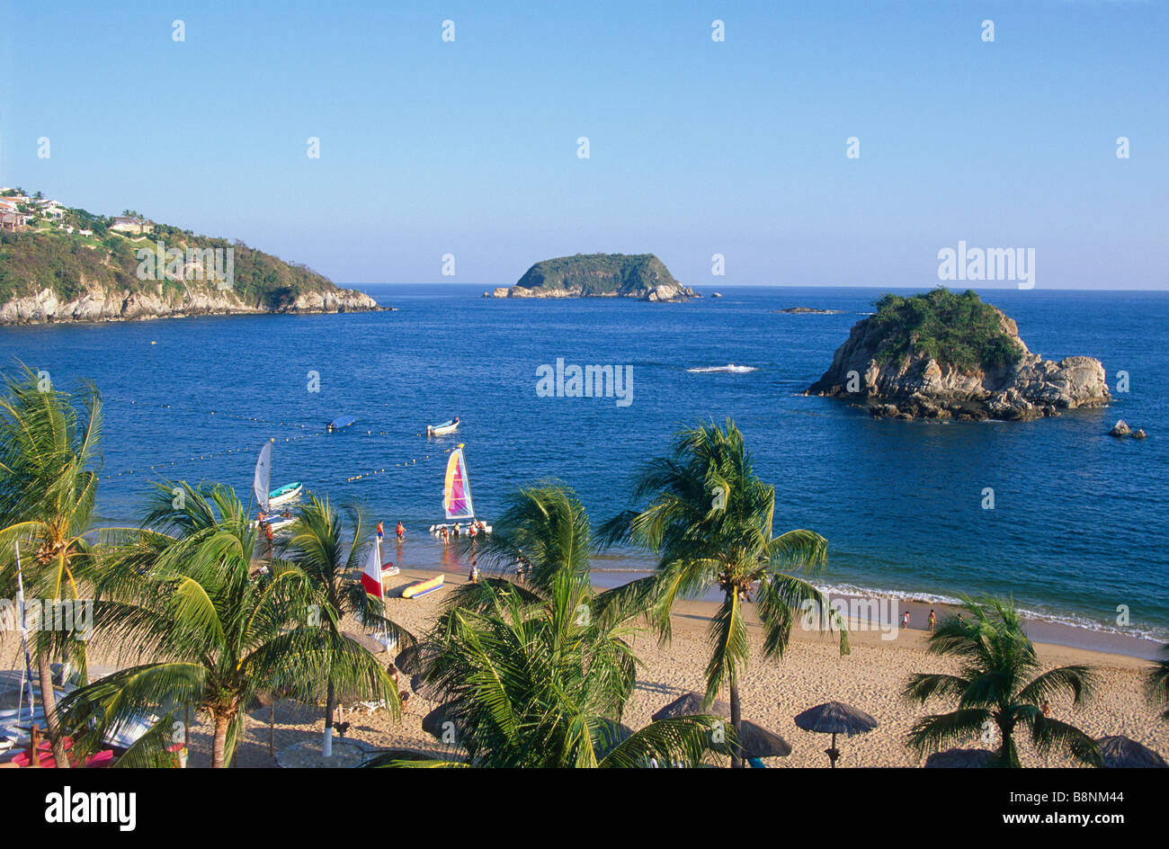 Bahia de Tangolunda in Huatulco Stock Photo - Alamy