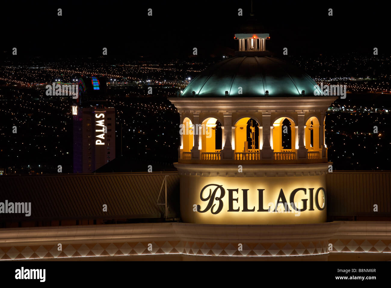 Bellagio - Main Tower - Night Scene - Las Vegas Bellagio Hotel Casino ...