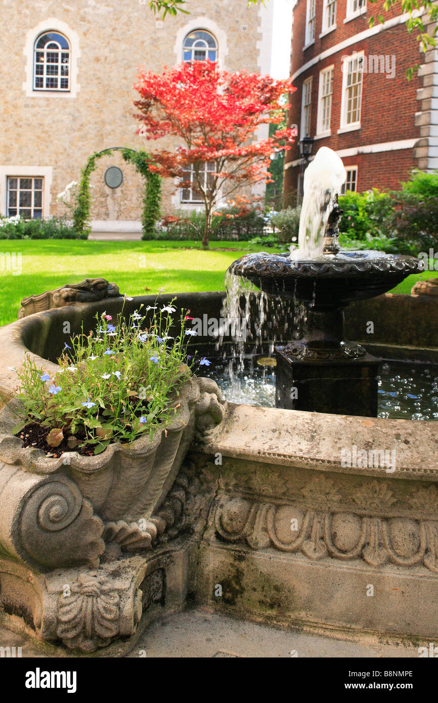Middle temple garden london hi-res stock photography and images - Alamy