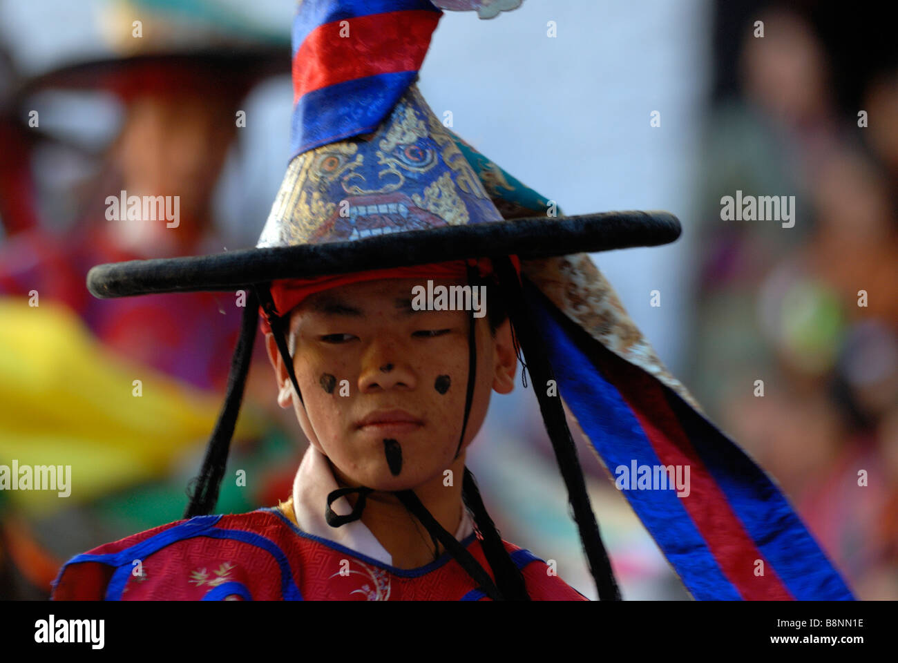 Black hat dance hi-res stock photography and images - Alamy