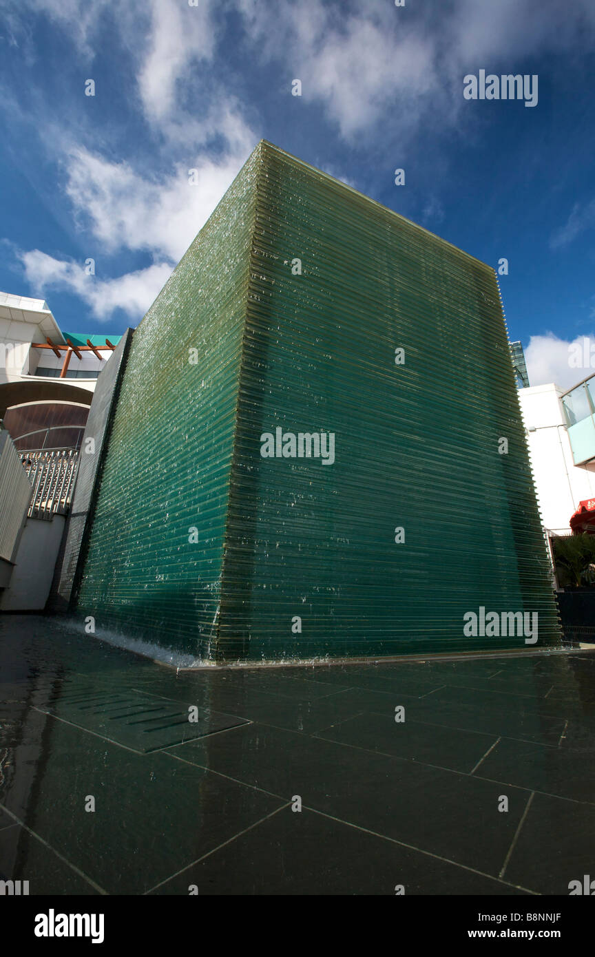 Cube water feature hi-res stock photography and images - Alamy