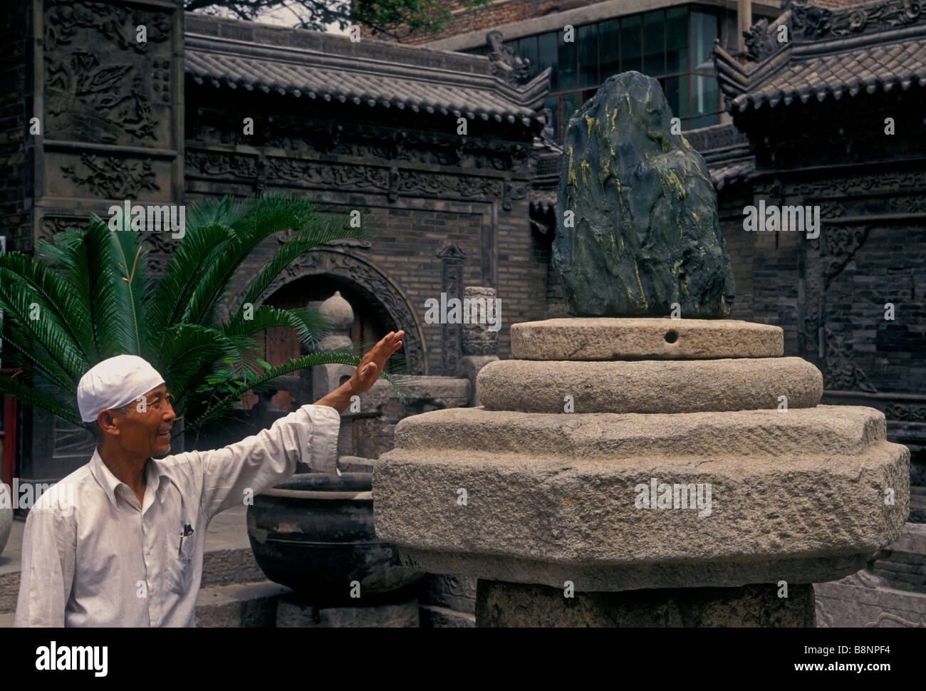 1, one, Chinese man, Muslim man, tour guide, guide, guided tour, The ...
