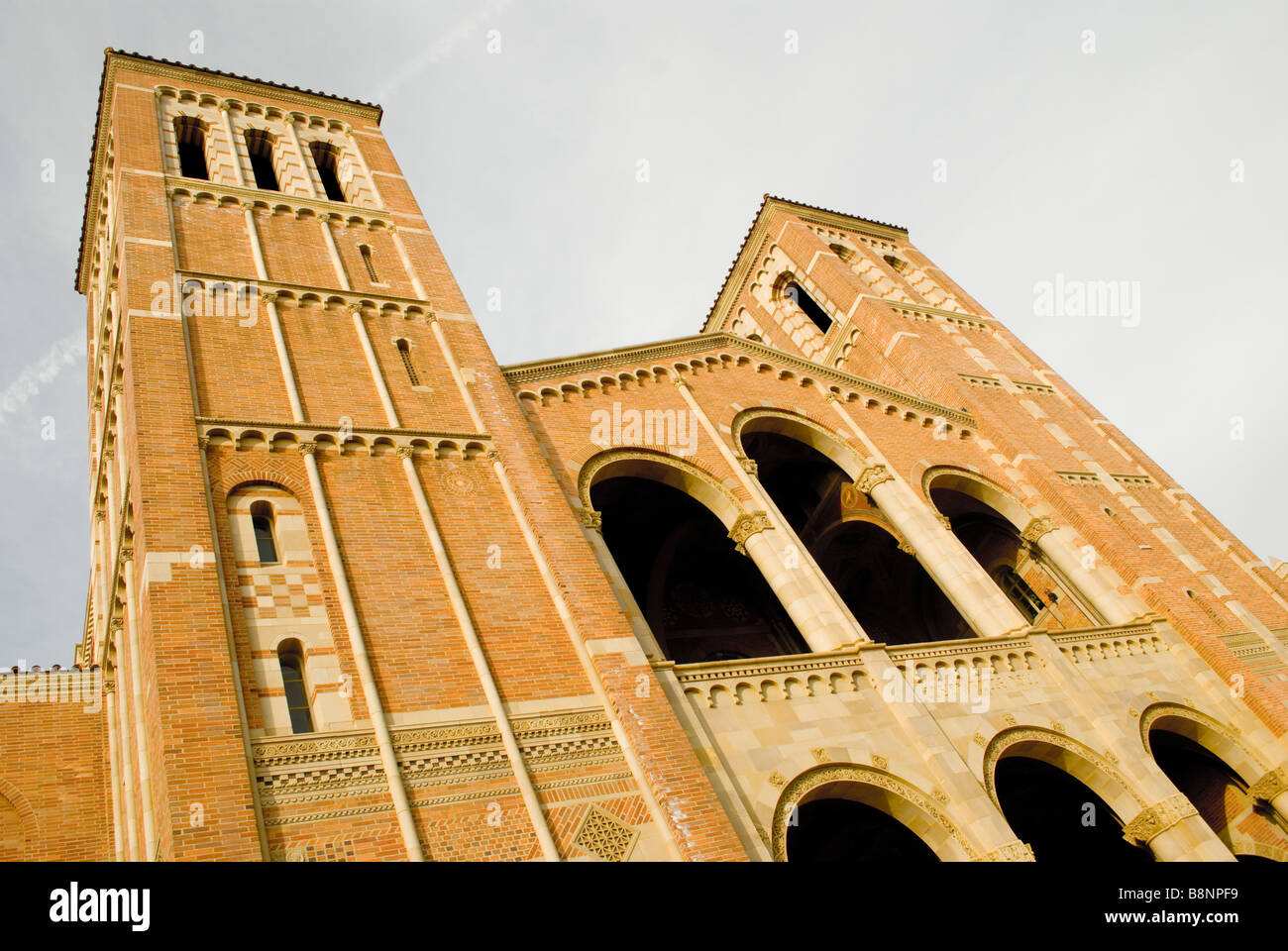 Royce Hall, UCLA - low angle view, side view Stock Photo - Alamy