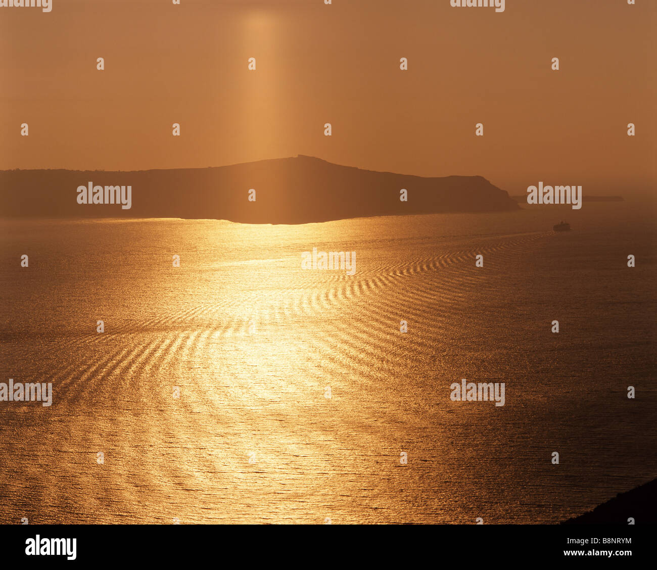 SHINING SURFACE BY SETTING SUN Stock Photo - Alamy