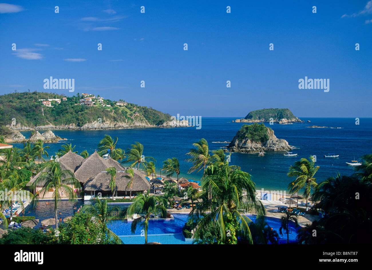 Bahia de Tangolunda in Huatulco Stock Photo - Alamy