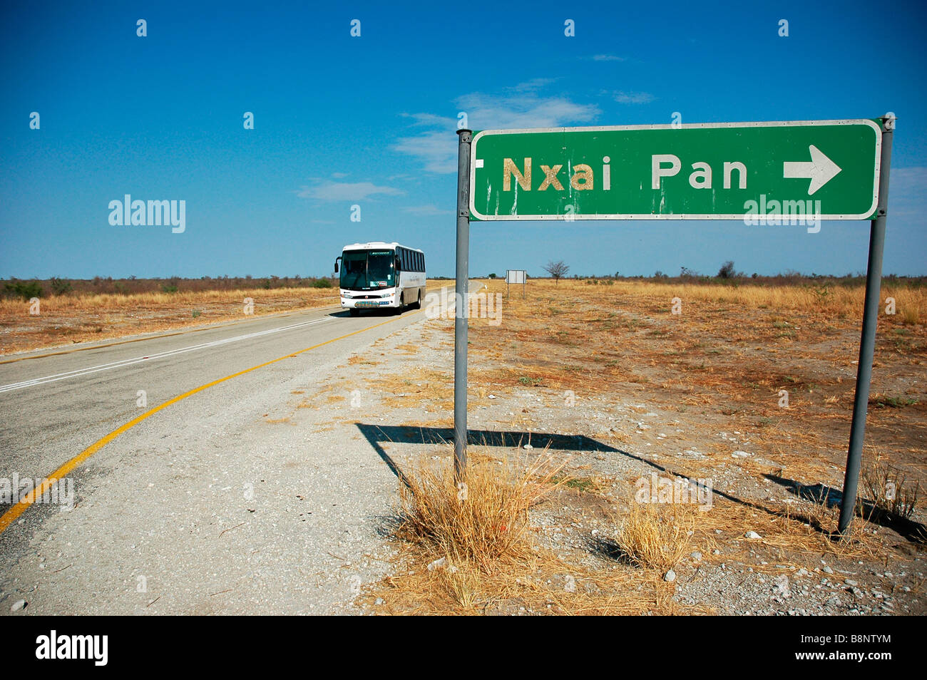 Coach road sign hi-res stock photography and images - Alamy