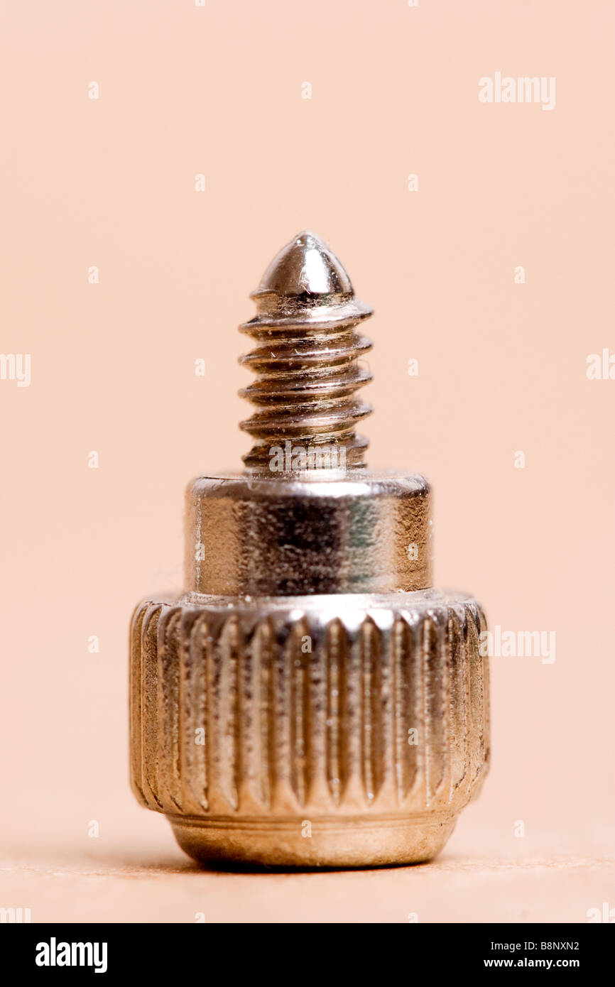close up shot of a single screw Stock Photo - Alamy