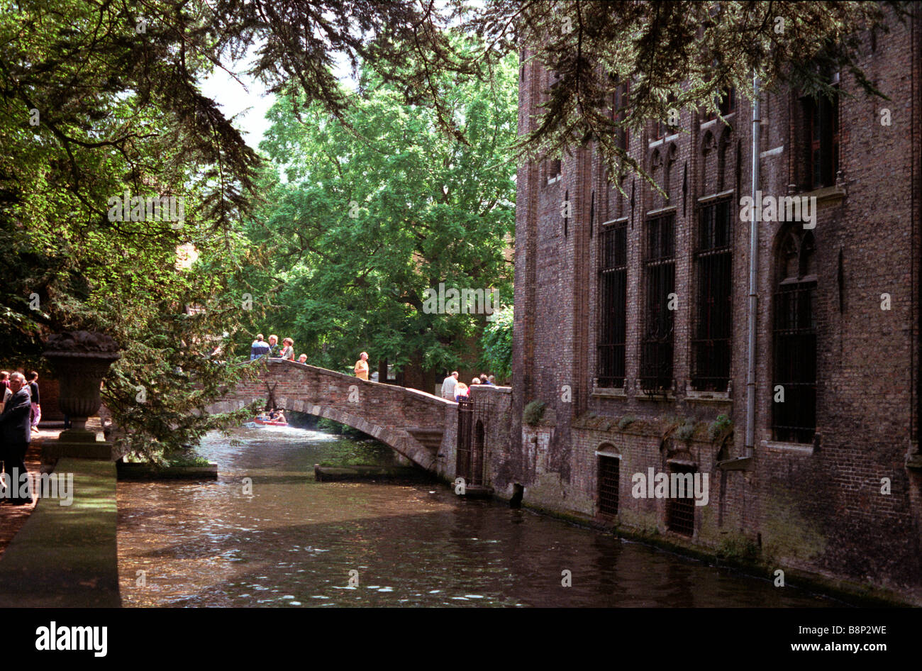 St Bonifacius bridge over the Den Dijver Canal at Bruges Belgium Stock ...