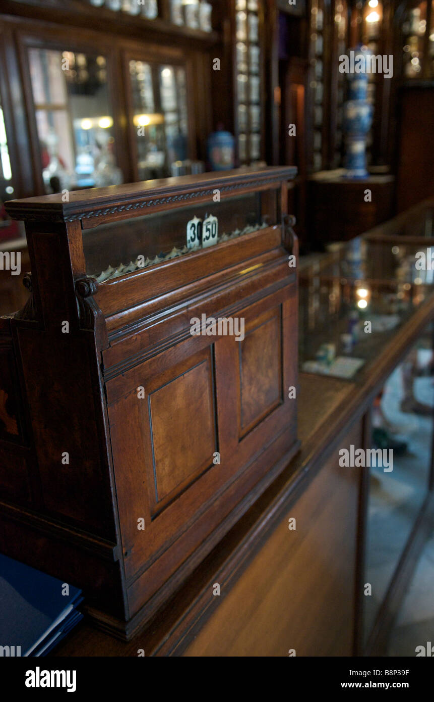 Cashier's till hi-res stock photography and images - Alamy