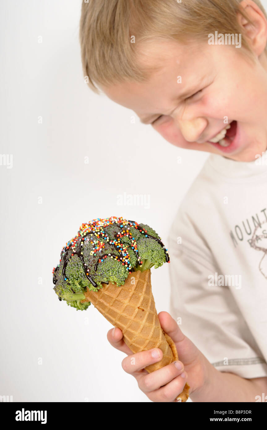 Children eating ice cream laughing hi-res stock photography and images ...